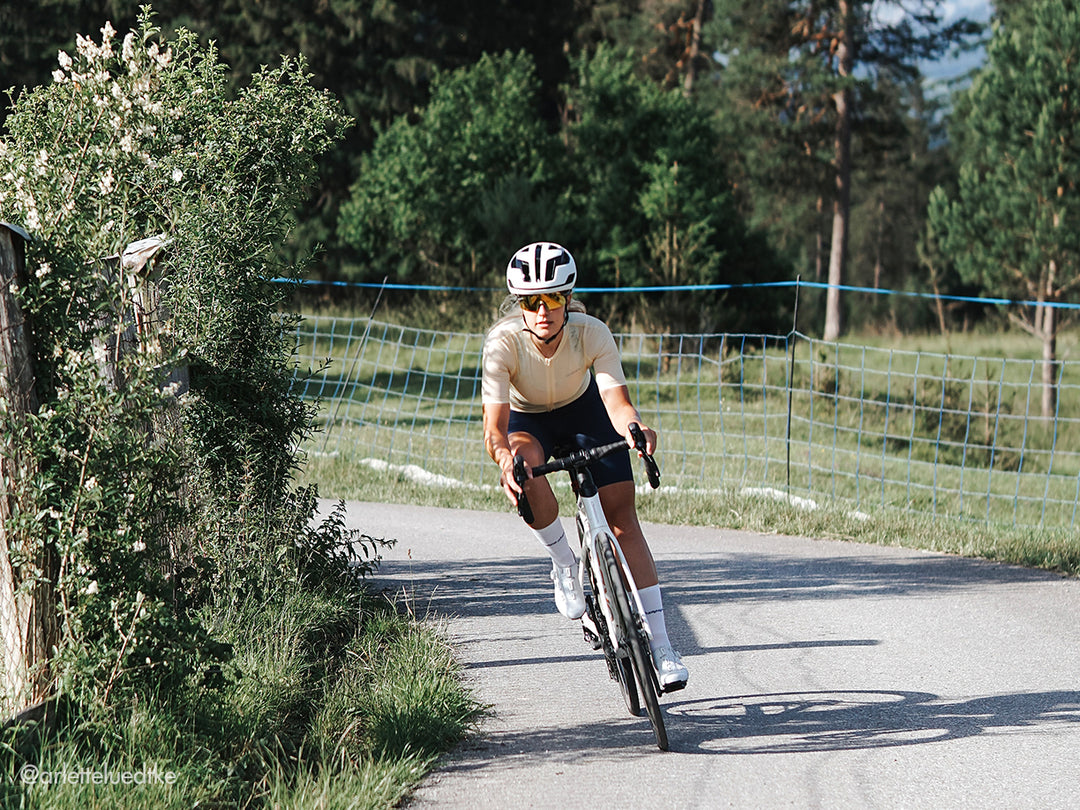 Jelenew Women's Padded Cycling Shorts, Chamois Bib Shorts